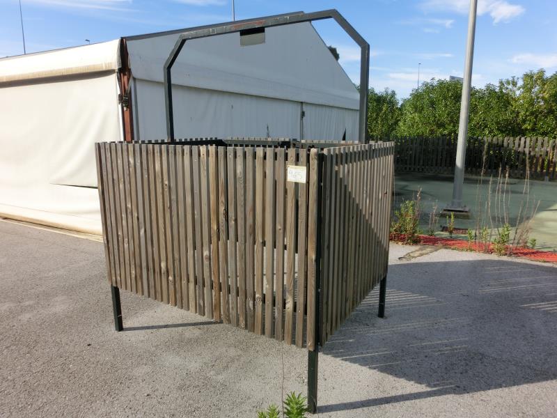 buy used rubbish bin enclosure Polanco (Trading #12872-465) | NetBid ...