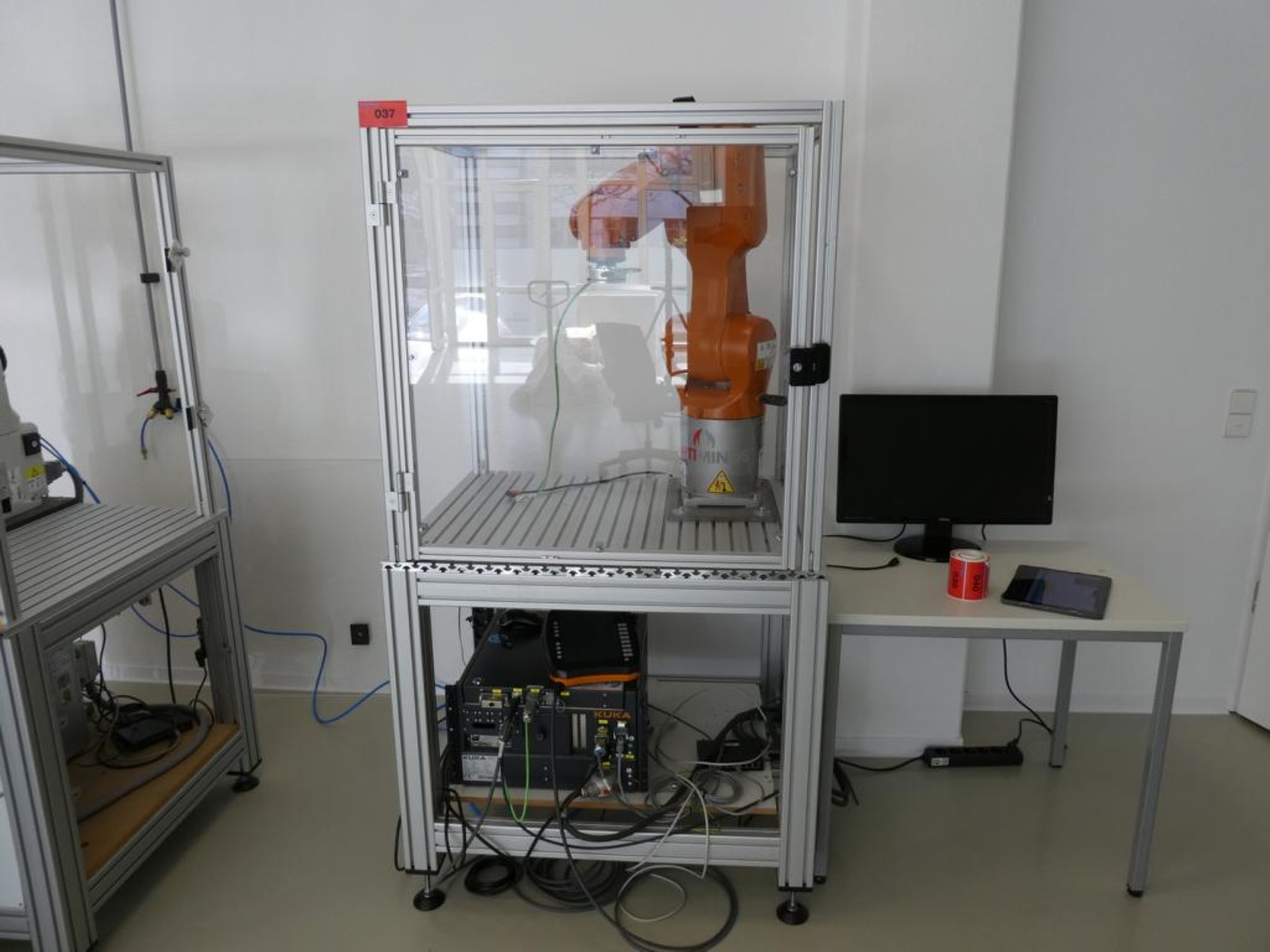 Lightweight robots, universal robots, camera systems (Auction) | NetBid ...