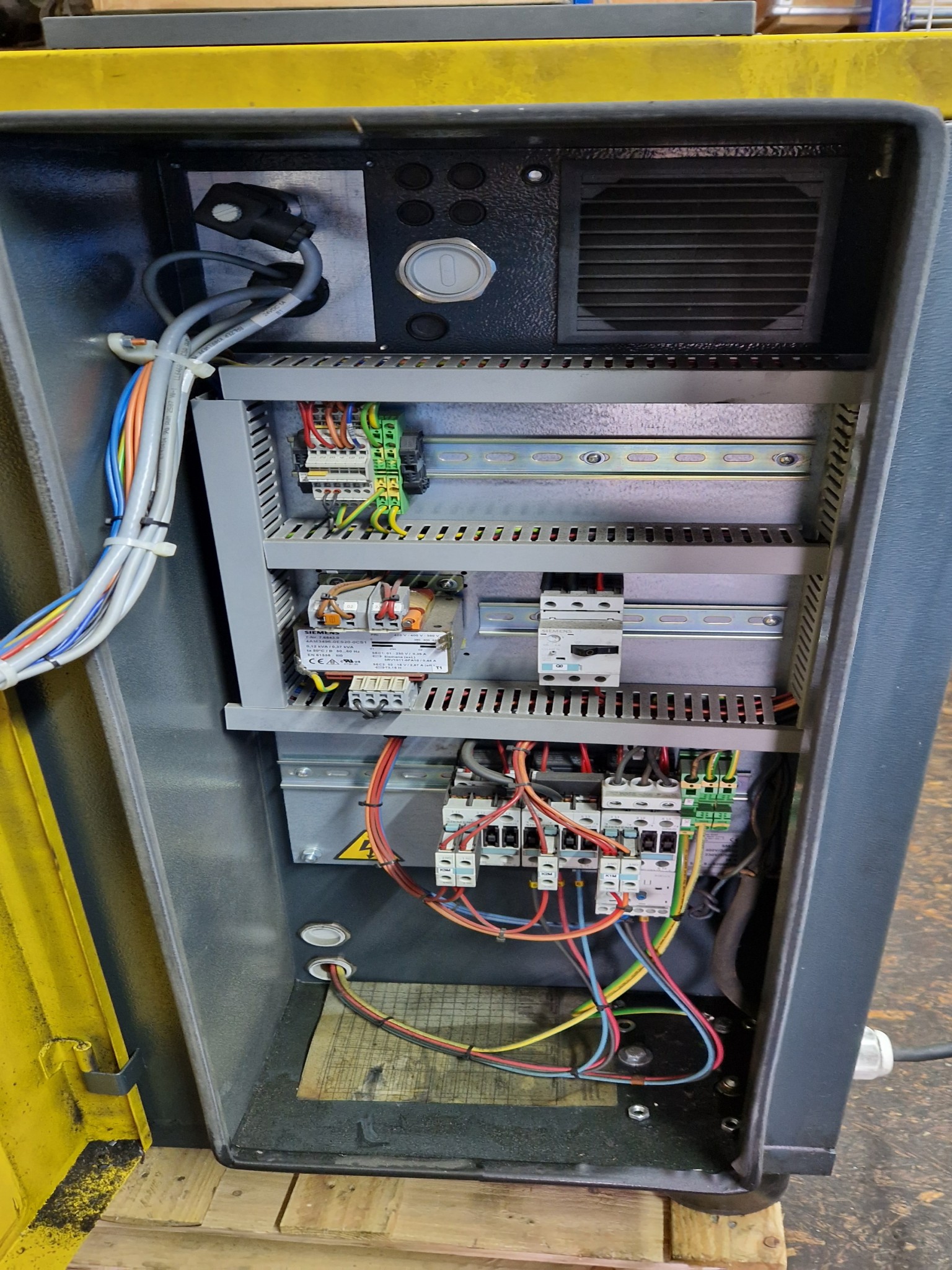 Compresor de tornillo A-K30 Kaeser SM 12 (Trading #18651-59) | Subastas ...