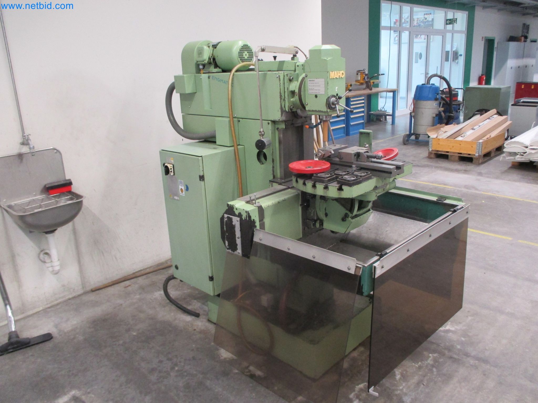 Universal-Fräsmaschine MAHO MH500M gebraucht kaufen (Auktion #19405-1 ...