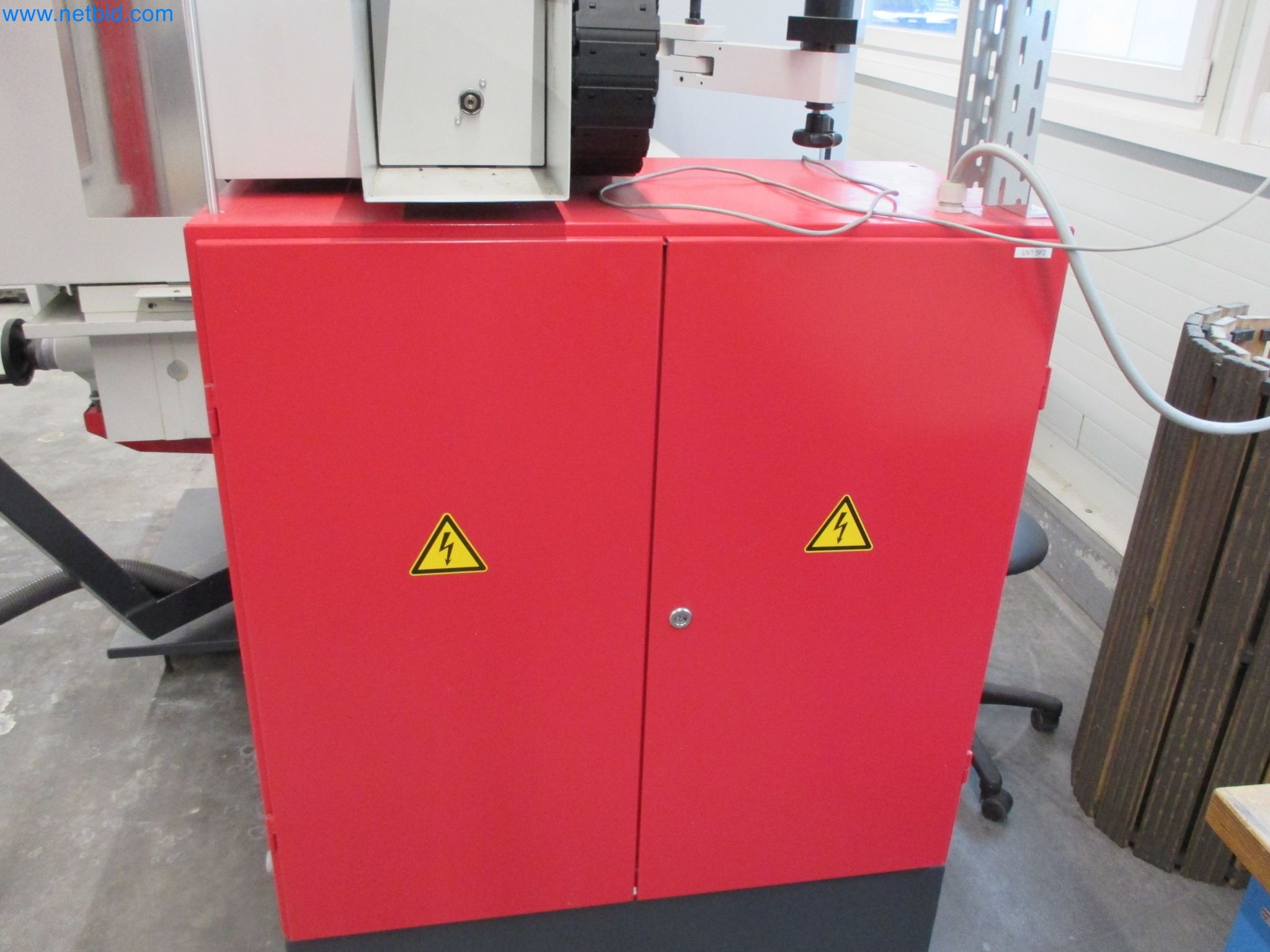 buy used 3-axis CNC vertical machining center Kunzmann Maschinenbau ...